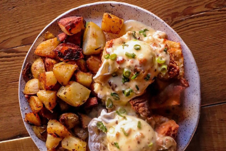 Hunter's Kitchen & Bar restaurant in South Boston, MA on BostonChefs.com: guide to Boston ...