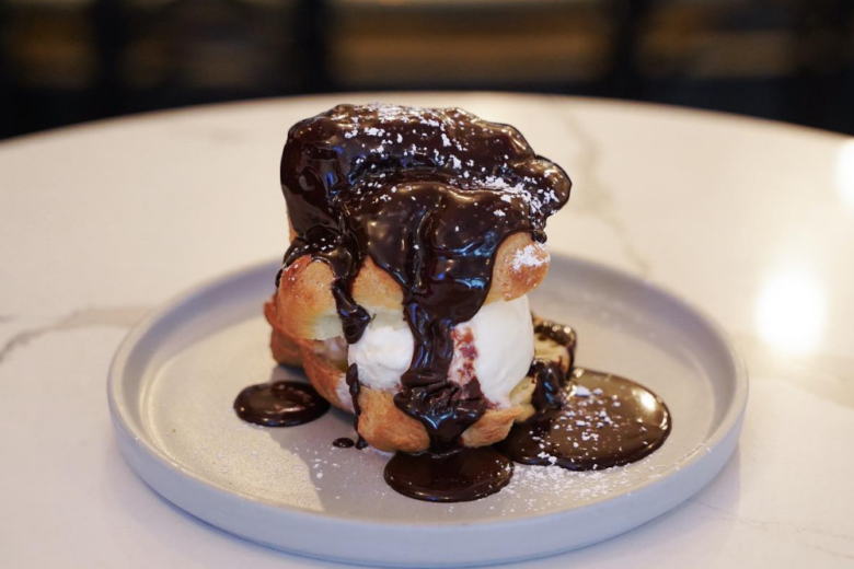 Petit Robert Bistro restaurant in Boston, MA on BostonChefs.com: guide ...